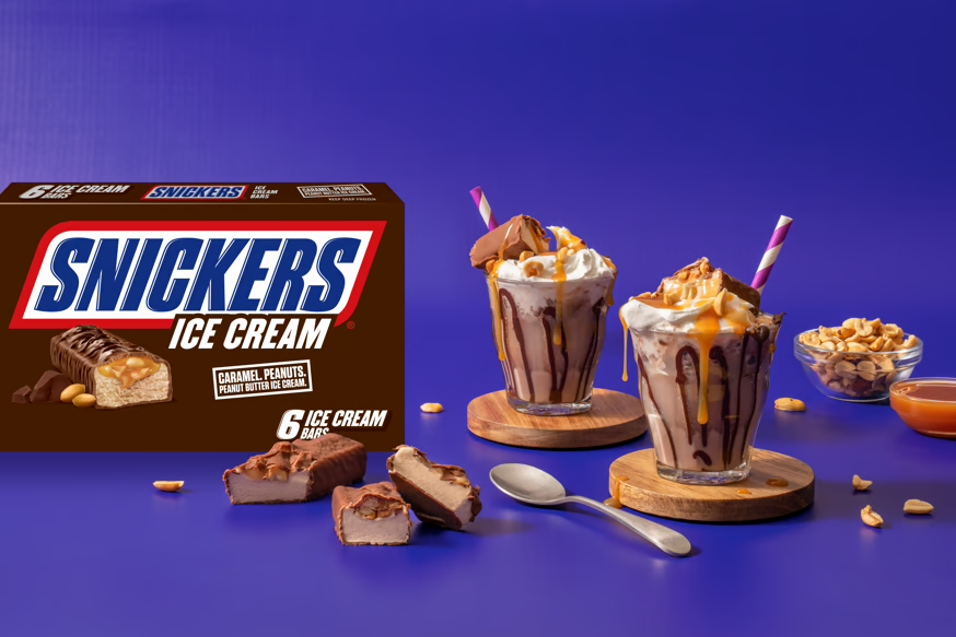 SNICKERS ICE CREAM MINI FLOATS.
